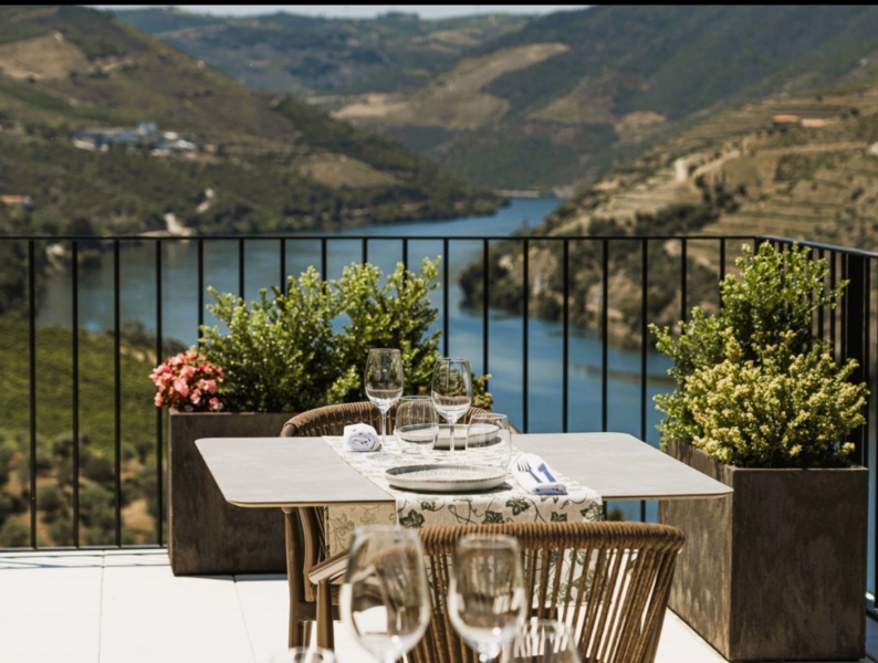 How to Spend 5 Days in Porto & Douro Luxury Wine Tour
